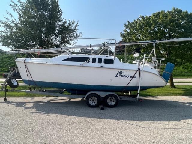 Hunter 260, For Sale, Manitowoc Marina, WI